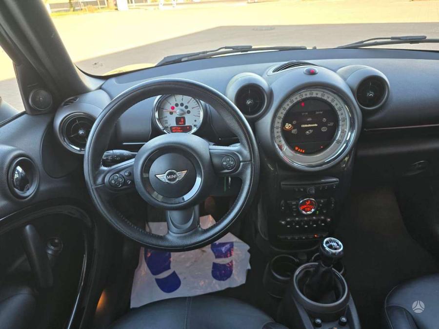 Black MINI Countryman 2012 in Taurage, with an engine capacity of 1.60 L and mileage of 200 thousand km for 5499 €, photo 21 on AUTOMOTO.COM.LV