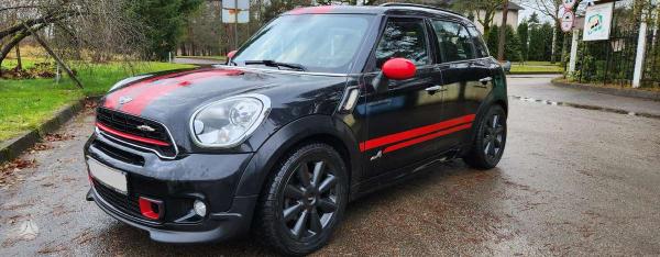 Black MINI Countryman 2013 in Birzai, with an engine capacity of 2.00 L and mileage of 249 thousand km for 5899 €, photo 1 on AUTOMOTO.COM.LV