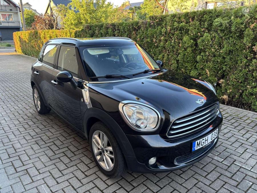 Black MINI Countryman 2013 in Vilnius, with an engine capacity of 1.60 L and mileage of 208 thousand km for 3700 €, photo 4 on AUTOMOTO.COM.LV