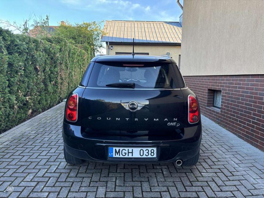 Black MINI Countryman 2013 in Vilnius, with an engine capacity of 1.60 L and mileage of 208 thousand km for 3700 €, photo 5 on AUTOMOTO.COM.LV