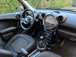 Black MINI Countryman 2013 in Vilnius, with an engine capacity of 1.60 L and mileage of 208 thousand km for 3700 €, photo 6 on AUTOMOTO.COM.LV