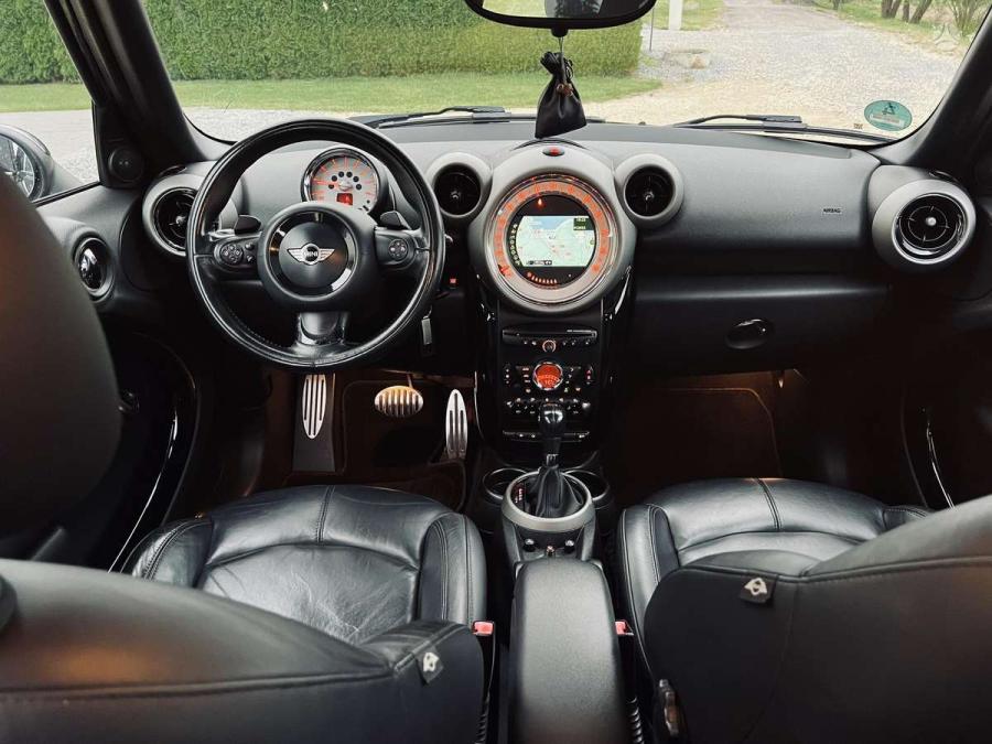 Black MINI Countryman 2013 in Alytus, with an engine capacity of 1.60 L and mileage of 204 thousand km for 7490 €, photo 17 on AUTOMOTO.COM.LV