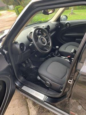 Black MINI Countryman 2014 in Vilnius, with an engine capacity of 1.60 L and mileage of 140 thousand km for 4700 €, photo 7 on AUTOMOTO.COM.LV