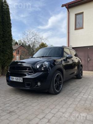 Black MINI Countryman 2015 in Riga, with an engine capacity of 2.00 L and mileage of 172 thousand km for 8550 €, photo  on AUTOMOTO.COM.LV
