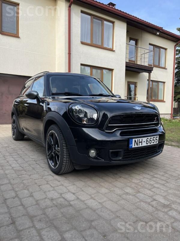 Black MINI Countryman 2015 in Riga, with an engine capacity of 2.00 L and mileage of 175 thousand km for 8350 €, photo 3 on AUTOMOTO.COM.LV