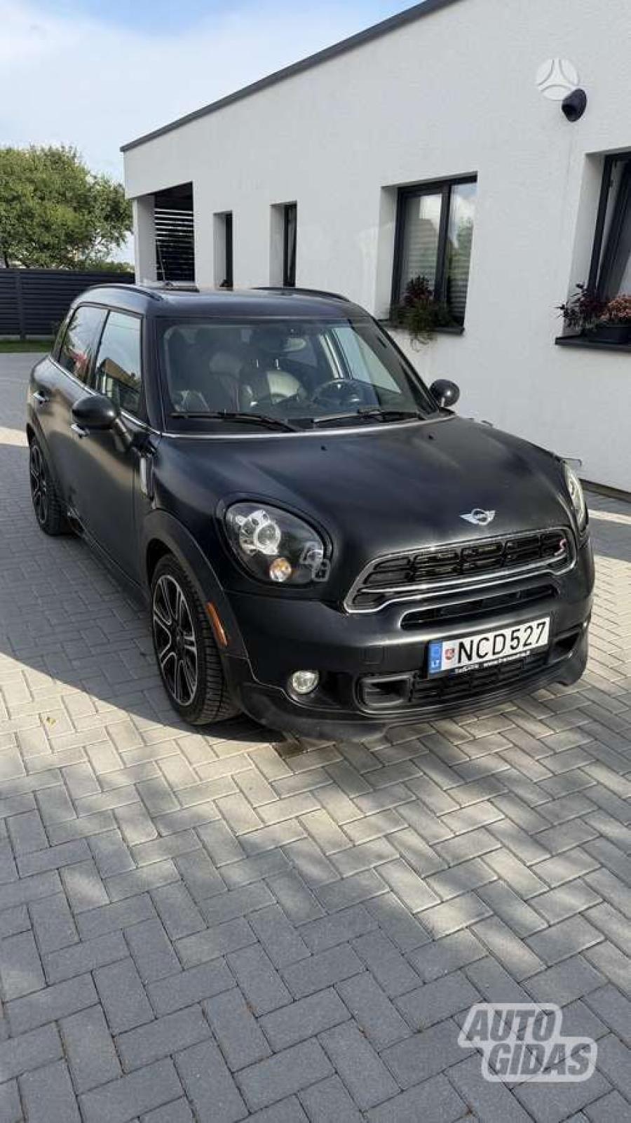 Black MINI Countryman 2015 in Klaipeda, with an engine capacity of 1.60 L and mileage of 176 thousand km for 8400 €, photo 1 on AUTOMOTO.COM.LV