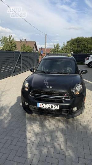 Black MINI Countryman 2015 in Klaipeda, with an engine capacity of 1.60 L and mileage of 176 thousand km for 8400 €, photo 3 on AUTOMOTO.COM.LV