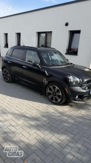 Black MINI Countryman 2015 in Klaipeda, with an engine capacity of 1.60 L and mileage of 176 thousand km for 8400 €, photo 4 on AUTOMOTO.COM.LV