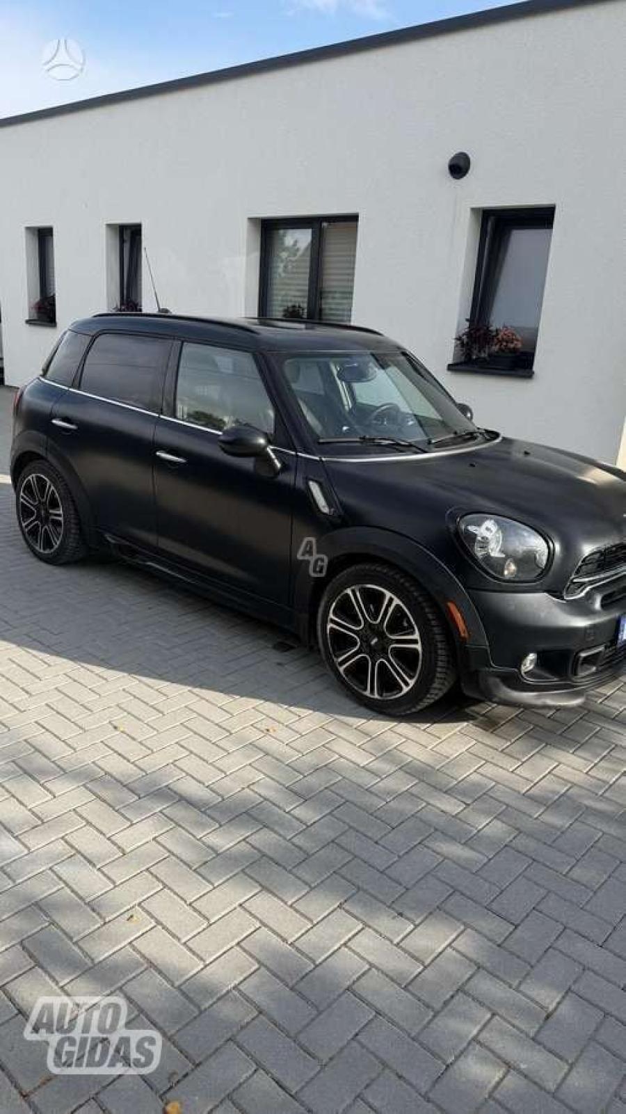 Black MINI Countryman 2015 in Klaipeda, with an engine capacity of 1.60 L and mileage of 176 thousand km for 8400 €, photo 4 on AUTOMOTO.COM.LV