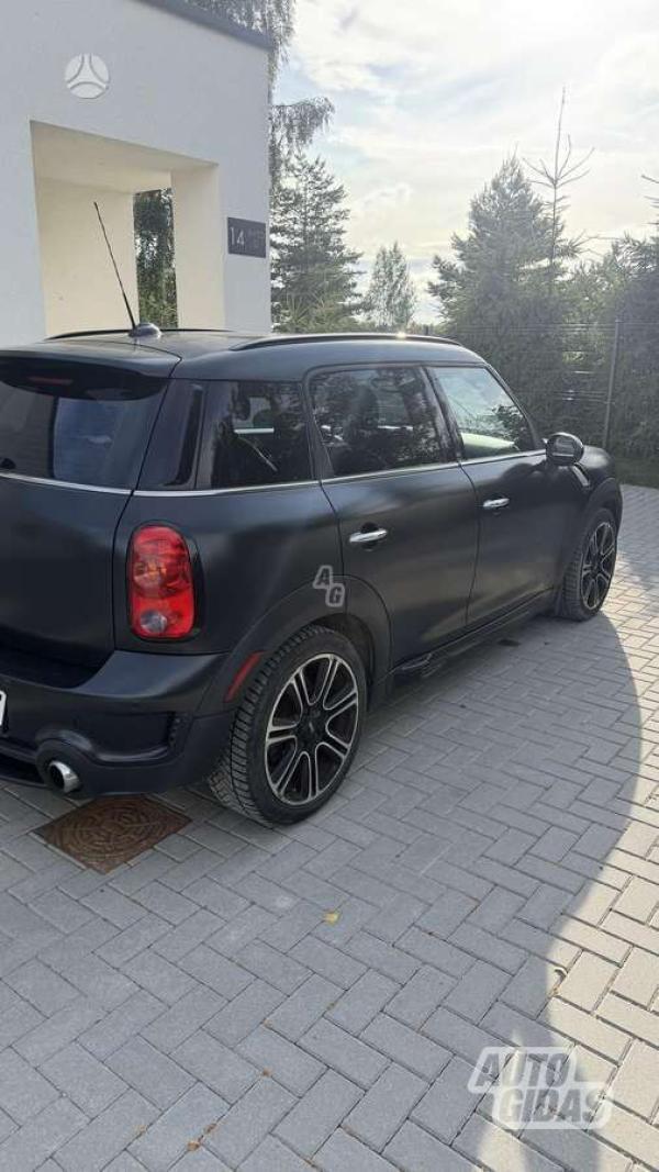 Black MINI Countryman 2015 in Klaipeda, with an engine capacity of 1.60 L and mileage of 176 thousand km for 8400 €, photo 4 on AUTOMOTO.COM.LV