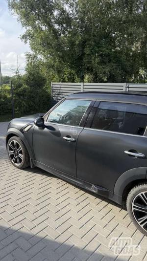 Black MINI Countryman 2015 in Klaipeda, with an engine capacity of 1.60 L and mileage of 176 thousand km for 8400 €, photo 8 on AUTOMOTO.COM.LV