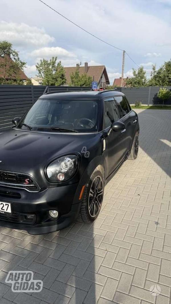 Black MINI Countryman 2015 in Klaipeda, with an engine capacity of 1.60 L and mileage of 176 thousand km for 8400 €, photo 8 on AUTOMOTO.COM.LV