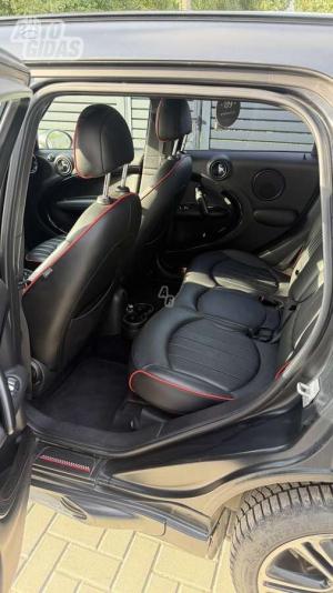 Black MINI Countryman 2015 in Klaipeda, with an engine capacity of 1.60 L and mileage of 176 thousand km for 8400 €, photo 11 on AUTOMOTO.COM.LV