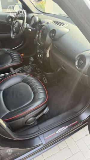 Black MINI Countryman 2015 in Klaipeda, with an engine capacity of 1.60 L and mileage of 176 thousand km for 8400 €, photo 13 on AUTOMOTO.COM.LV