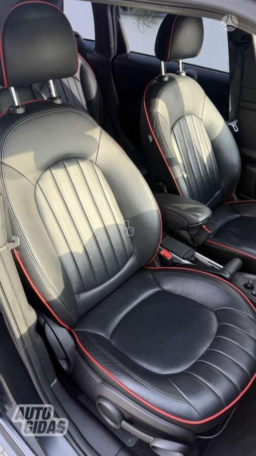 Black MINI Countryman 2015 in Klaipeda, with an engine capacity of 1.60 L and mileage of 176 thousand km for 8400 €, photo 14 on AUTOMOTO.COM.LV