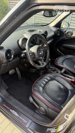 Black MINI Countryman 2015 in Klaipeda, with an engine capacity of 1.60 L and mileage of 176 thousand km for 8400 €, photo 15 on AUTOMOTO.COM.LV