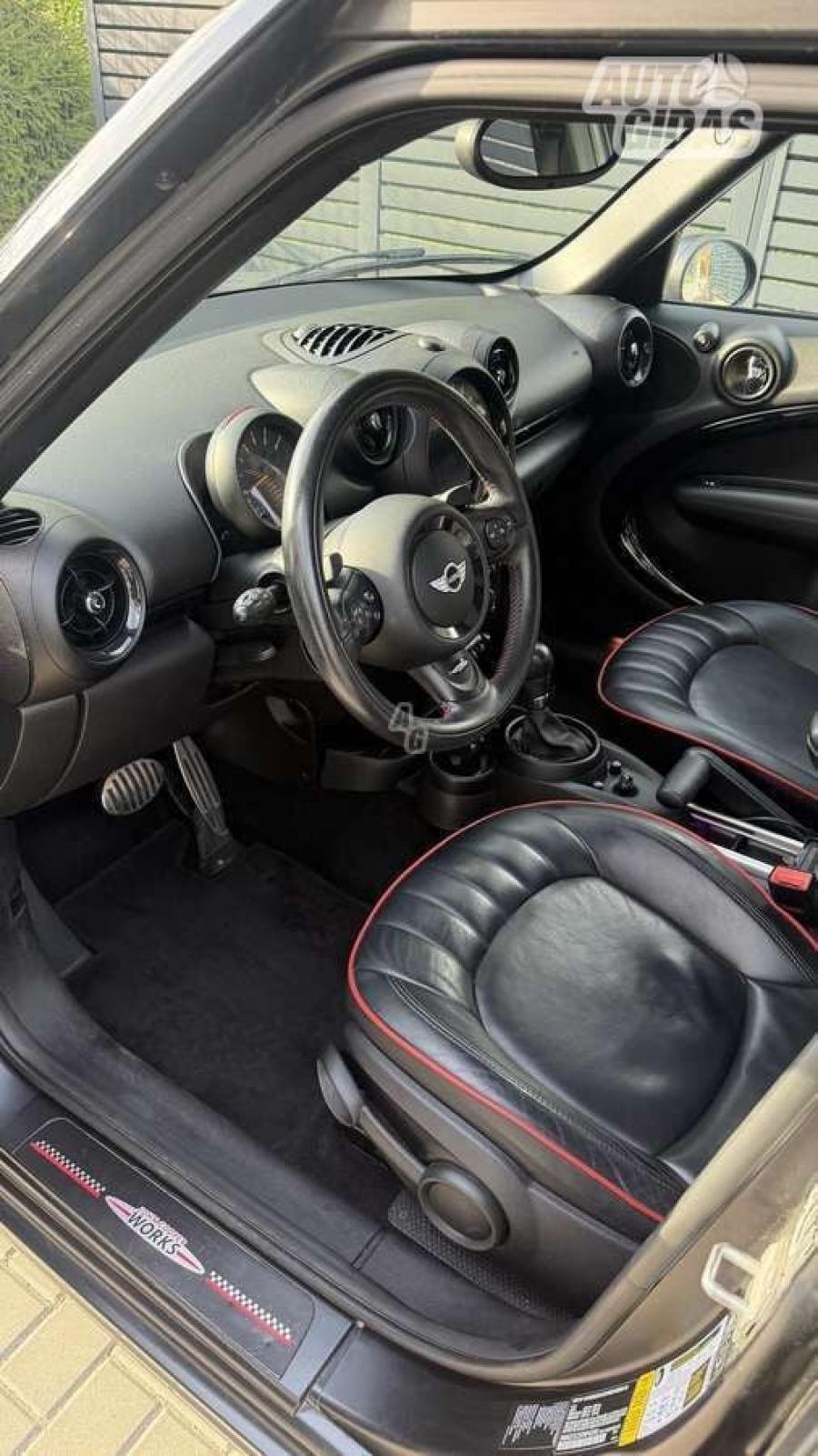 Black MINI Countryman 2015 in Klaipeda, with an engine capacity of 1.60 L and mileage of 176 thousand km for 8400 €, photo 15 on AUTOMOTO.COM.LV