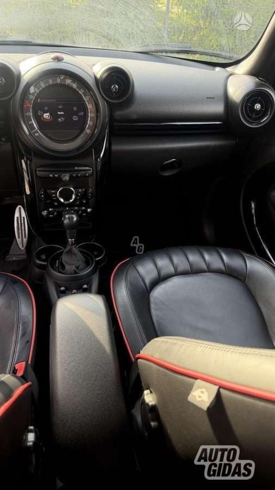 Black MINI Countryman 2015 in Klaipeda, with an engine capacity of 1.60 L and mileage of 176 thousand km for 8400 €, photo 17 on AUTOMOTO.COM.LV