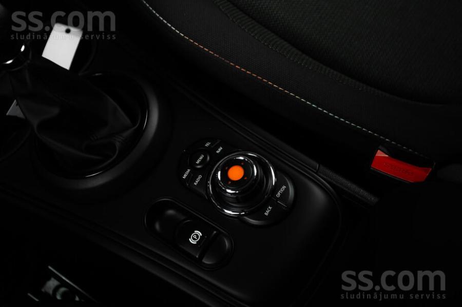 Black MINI Countryman 2017 in Jelgava, with an engine capacity of 1.50 L and mileage of 0 thousand km for 11700 €, photo 20 on AUTOMOTO.COM.LV