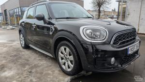 Black MINI Countryman 2018 in Klaipeda, with an engine capacity of 2.00 L and mileage of 107 thousand km for 16900 €, photo 3 on AUTOMOTO.COM.LV