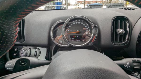 Melns MINI Countryman 2018 Klaipėda, ar dzinēja tilpumu 2.00 L un nobraukumu 107 tūkst. km par 16900 €, foto 9 vietnē AUTOMOTO.COM.LV