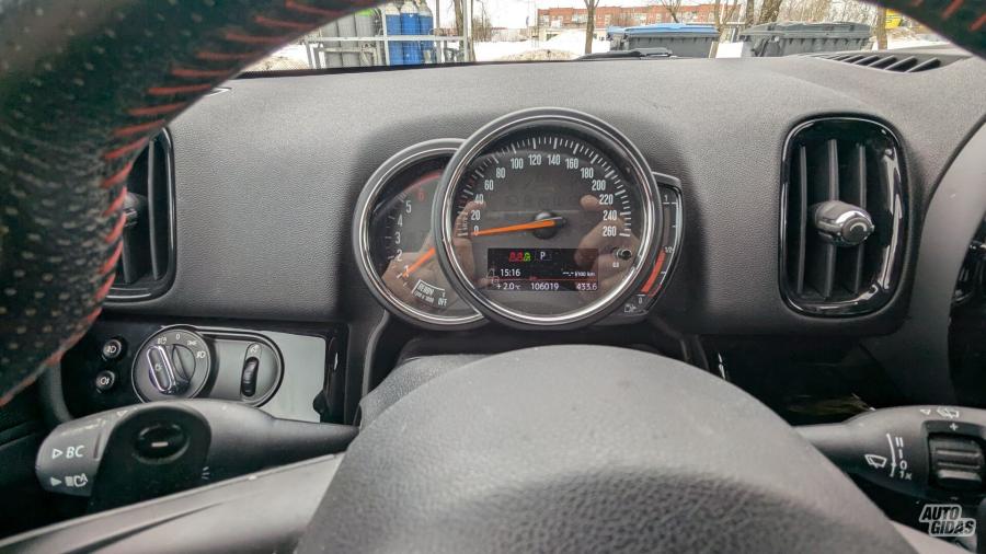 Black MINI Countryman 2018 in Klaipeda, with an engine capacity of 2.00 L and mileage of 107 thousand km for 16900 €, photo 10 on AUTOMOTO.COM.LV