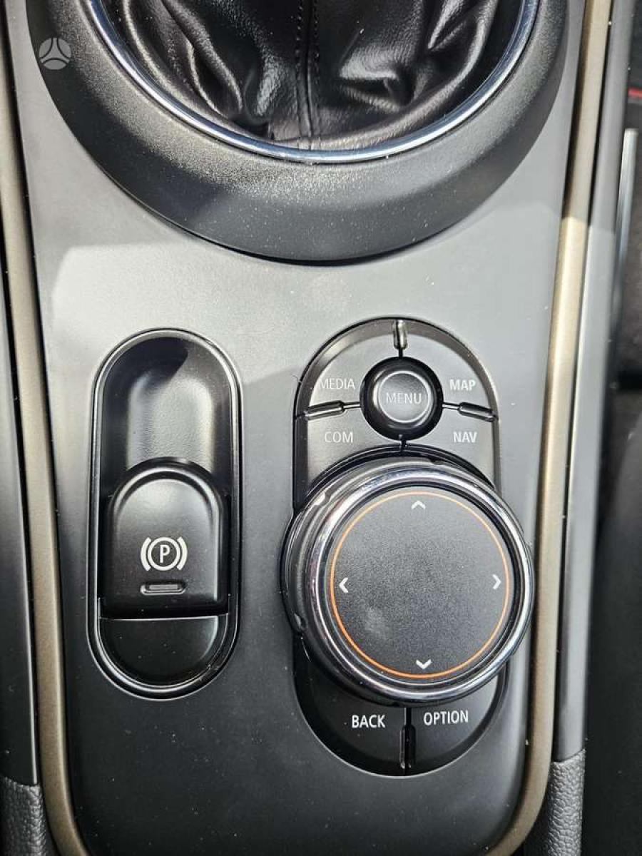 Black MINI Countryman 2018 in Siauliai, with an engine capacity of 1.50 L and mileage of 238 thousand km for 12950 €, photo 28 on AUTOMOTO.COM.LV