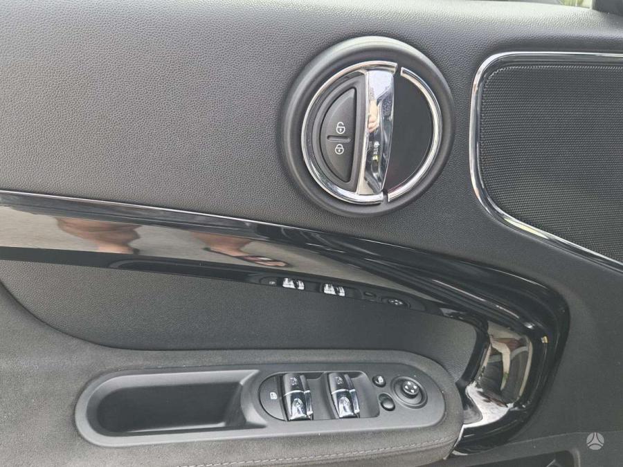 Black MINI Countryman 2018 in Siauliai, with an engine capacity of 1.50 L and mileage of 238 thousand km for 12950 €, photo 32 on AUTOMOTO.COM.LV