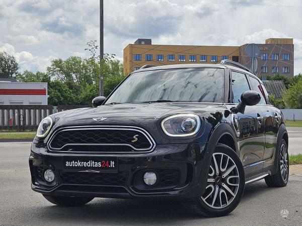 Black MINI Countryman 2018 in Siauliai, with an engine capacity of 1.50 L and mileage of 238 thousand km for 12950 €, photo 4 on AUTOMOTO.COM.LV