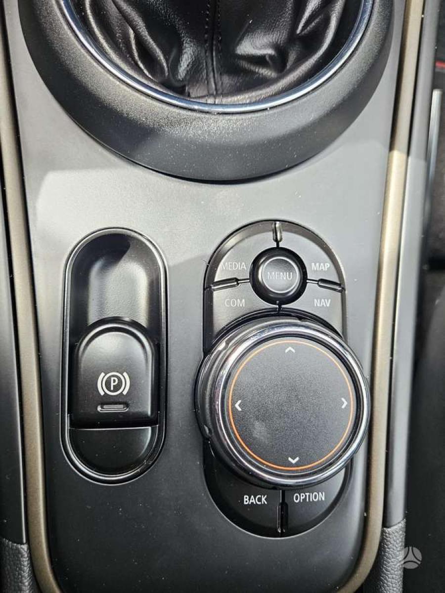 Black MINI Countryman 2018 in Siauliai, with an engine capacity of 1.50 L and mileage of 238 thousand km for 12950 €, photo 28 on AUTOMOTO.COM.LV