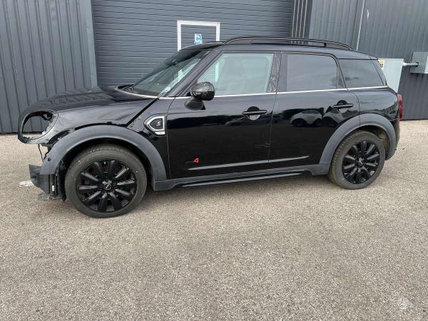 Melns MINI Countryman 2019 Alīta, ar dzinēja tilpumu 2.00 L un nobraukumu 60 tūkst. km par 6999 €, foto 3 vietnē AUTOMOTO.COM.LV