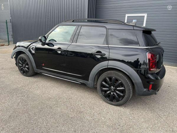 Melns MINI Countryman 2019 Alīta, ar dzinēja tilpumu 2.00 L un nobraukumu 60 tūkst. km par 6999 €, foto 4 vietnē AUTOMOTO.COM.LV