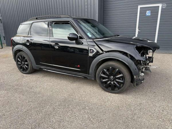 Melns MINI Countryman 2019 Alīta, ar dzinēja tilpumu 2.00 L un nobraukumu 60 tūkst. km par 6999 €, foto 10 vietnē AUTOMOTO.COM.LV