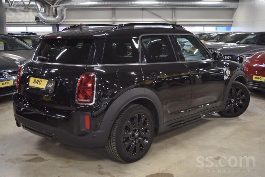 Black MINI Countryman 2020 in Riga, with an engine capacity of 1.50 L and mileage of 49 thousand km for 22500 €, photo 2 on AUTOMOTO.COM.LV