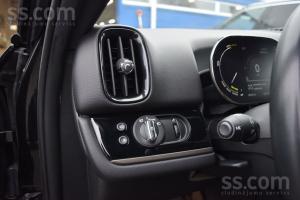 Black MINI Countryman 2020 in Riga, with an engine capacity of 1.50 L and mileage of 49 thousand km for 22500 €, photo 9 on AUTOMOTO.COM.LV