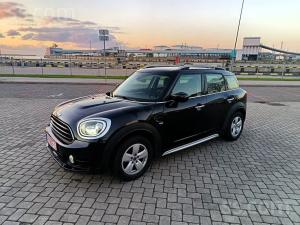 Black MINI Countryman 2020 in Ventspils, with an engine capacity of 1.50 L and mileage of 159 thousand km for 11800 €, photo 3 on AUTOMOTO.COM.LV