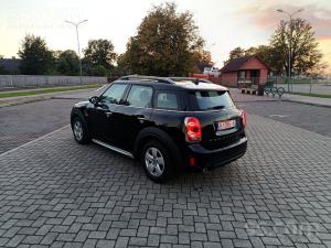 Black MINI Countryman 2020 in Ventspils, with an engine capacity of 1.50 L and mileage of 159 thousand km for 11800 €, photo 7 on AUTOMOTO.COM.LV
