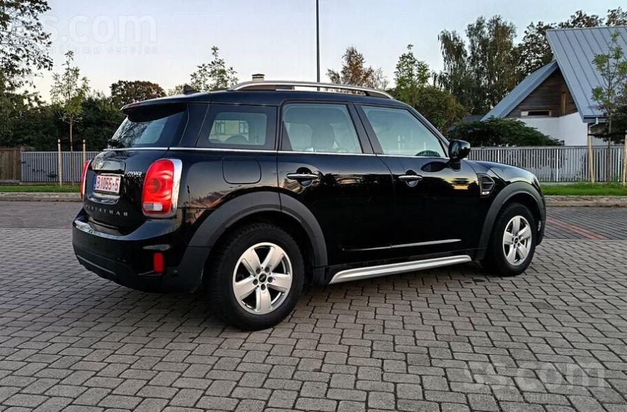 Black MINI Countryman 2020 in Ventspils, with an engine capacity of 1.50 L and mileage of 159 thousand km for 11800 €, photo 10 on AUTOMOTO.COM.LV