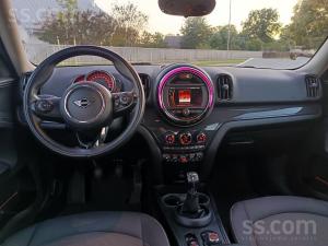 Black MINI Countryman 2020 in Ventspils, with an engine capacity of 1.50 L and mileage of 159 thousand km for 11800 €, photo 15 on AUTOMOTO.COM.LV