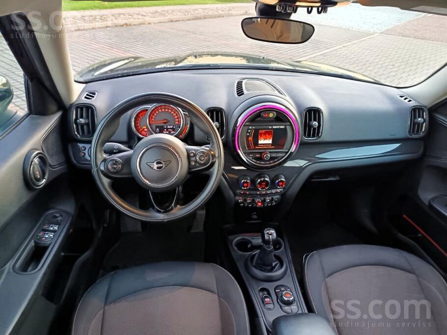 Black MINI Countryman 2020 in Ventspils, with an engine capacity of 1.50 L and mileage of 159 thousand km for 11800 €, photo 16 on AUTOMOTO.COM.LV