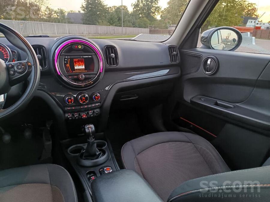 Black MINI Countryman 2020 in Ventspils, with an engine capacity of 1.50 L and mileage of 159 thousand km for 11800 €, photo 17 on AUTOMOTO.COM.LV