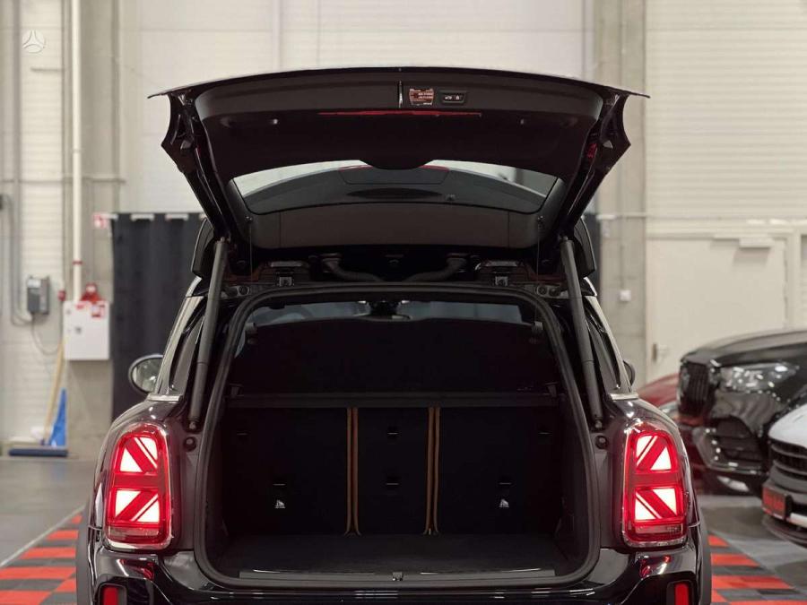 Black MINI Countryman 2021 in Vilnius, with an engine capacity of 2.00 L and mileage of 56 thousand km for 30880 €, photo 33 on AUTOMOTO.COM.LV