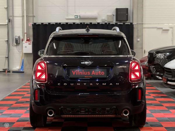 Black MINI Countryman 2021 in Vilnius, with an engine capacity of 2.00 L and mileage of 56 thousand km for 28990 €, photo 6 on AUTOMOTO.COM.LV