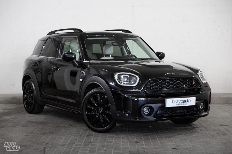Black MINI Countryman 2023 in Vilnius, with an engine capacity of 2.00 L and mileage of 33 thousand km for 31491 €, photo 4 on AUTOMOTO.COM.LV
