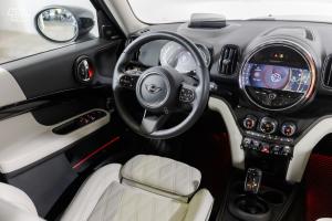 Black MINI Countryman 2023 in Vilnius, with an engine capacity of 2.00 L and mileage of 33 thousand km for 31491 €, photo 23 on AUTOMOTO.COM.LV