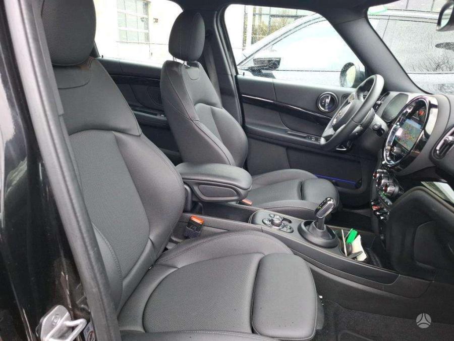 Black MINI Countryman 2023 in Vilnius, with an engine capacity of 1.50 L and mileage of 80 thousand km for 22264 €, photo 5 on AUTOMOTO.COM.LV