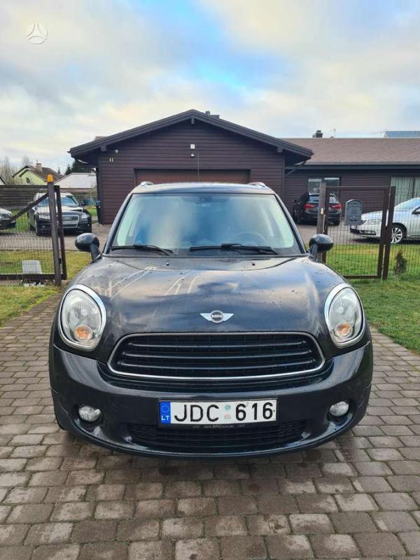 Black MINI Countryman 2011 in Kaisiadorys, with an engine capacity of 1.60 L and mileage of 279 thousand km for 4250 €, photo 2 on AUTOMOTO.COM.LV