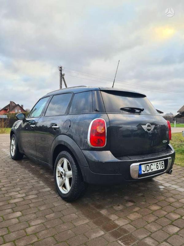 Black MINI Countryman 2011 in Kaisiadorys, with an engine capacity of 1.60 L and mileage of 279 thousand km for 4250 €, photo 5 on AUTOMOTO.COM.LV