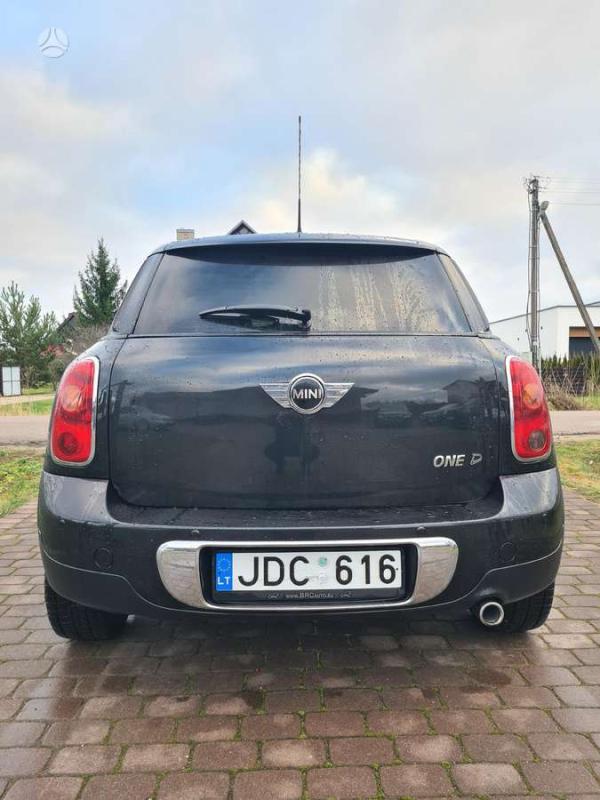 Black MINI Countryman 2011 in Kaisiadorys, with an engine capacity of 1.60 L and mileage of 279 thousand km for 4250 €, photo 6 on AUTOMOTO.COM.LV