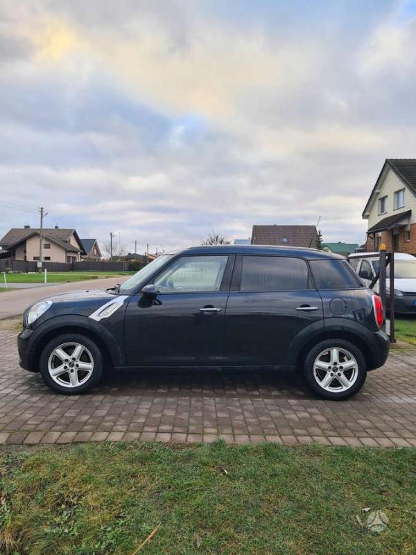 Black MINI Countryman 2011 in Kaisiadorys, with an engine capacity of 1.60 L and mileage of 279 thousand km for 4250 €, photo 7 on AUTOMOTO.COM.LV